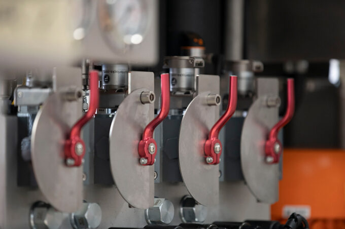 Industrial Website Design - Custom Fluidpower: Redback